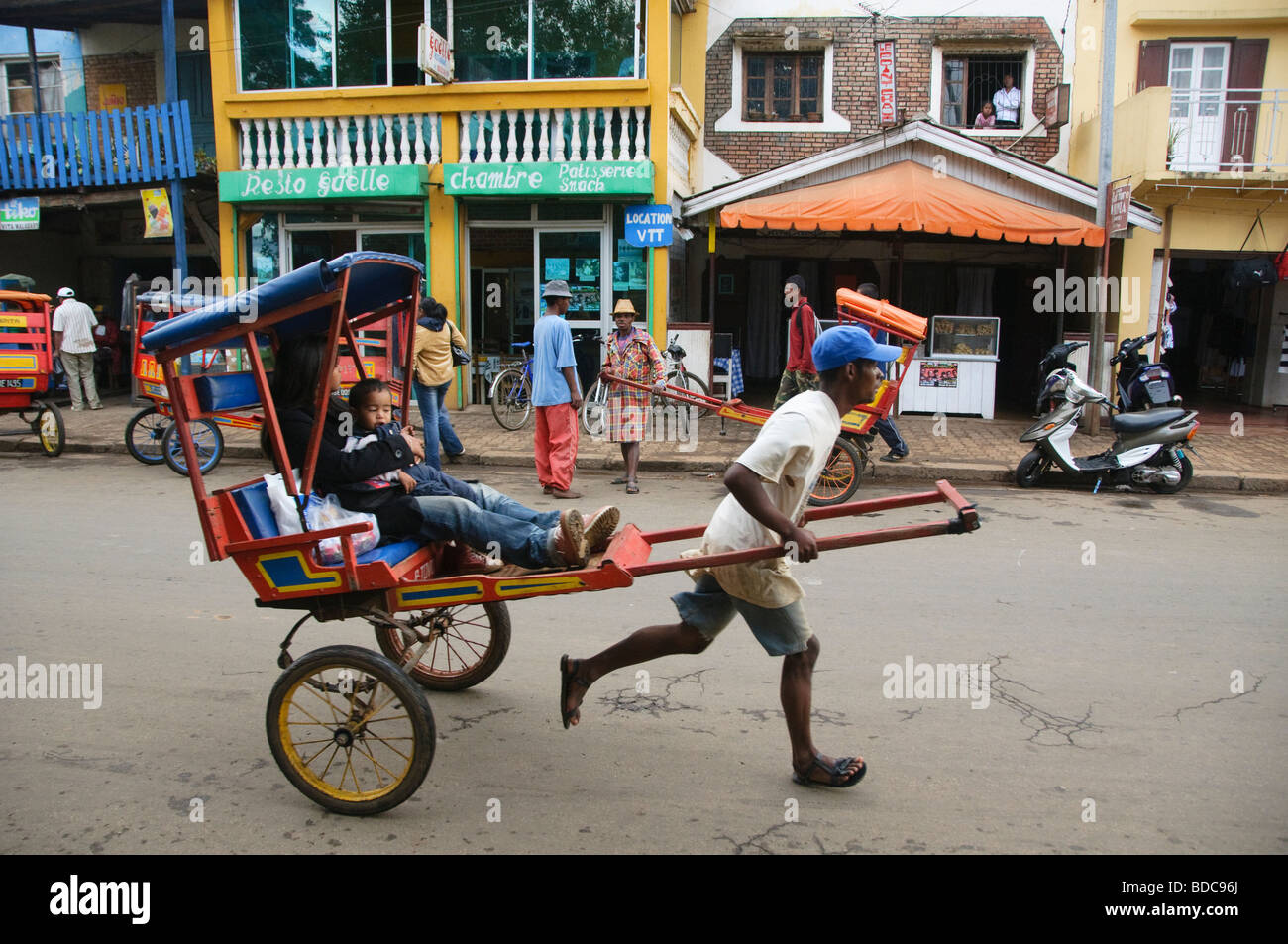 Pousse pousse driver madagascar hi-res stock photography and images - Alamy