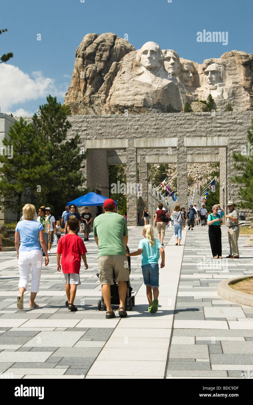 families visiting Mount Rushmore National Memorial in South Dakota ...