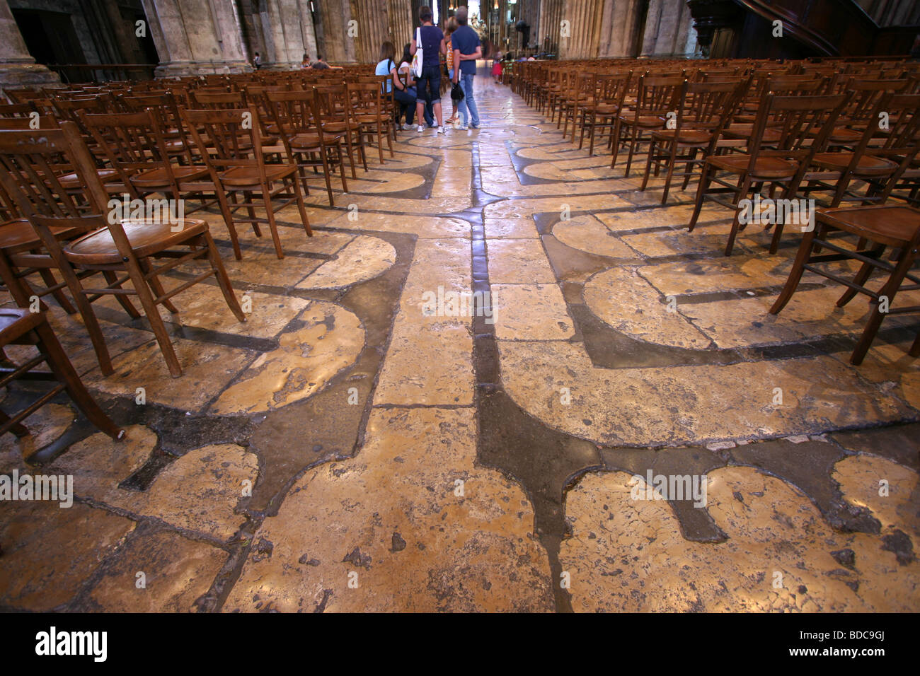 Medieval labyrinth in Chartres Cathedral, 1205 AD Stock Photo - Alamy
