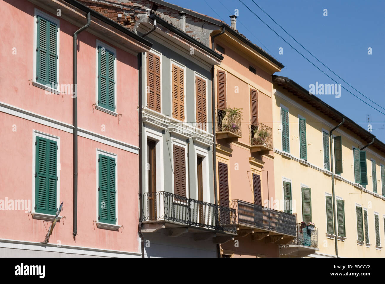 row of houses in the centre of Cremona Lombardy Italy Stock Photo - Alamy
