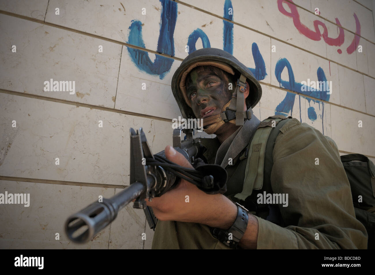 Camouflaged combat soldier hi-res stock photography and images - Alamy