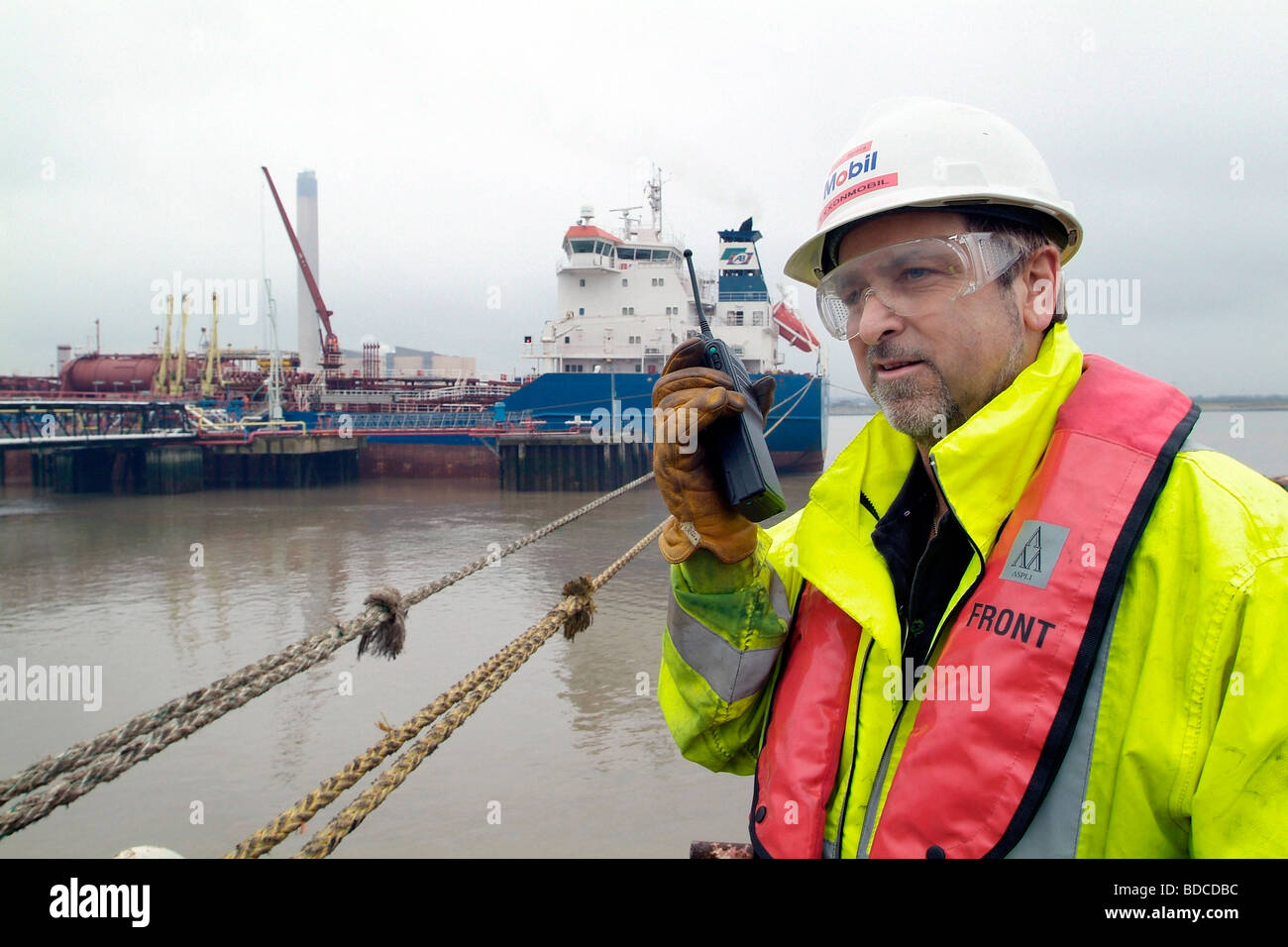 Tanker alongside terminal hi-res stock photography and images - Alamy