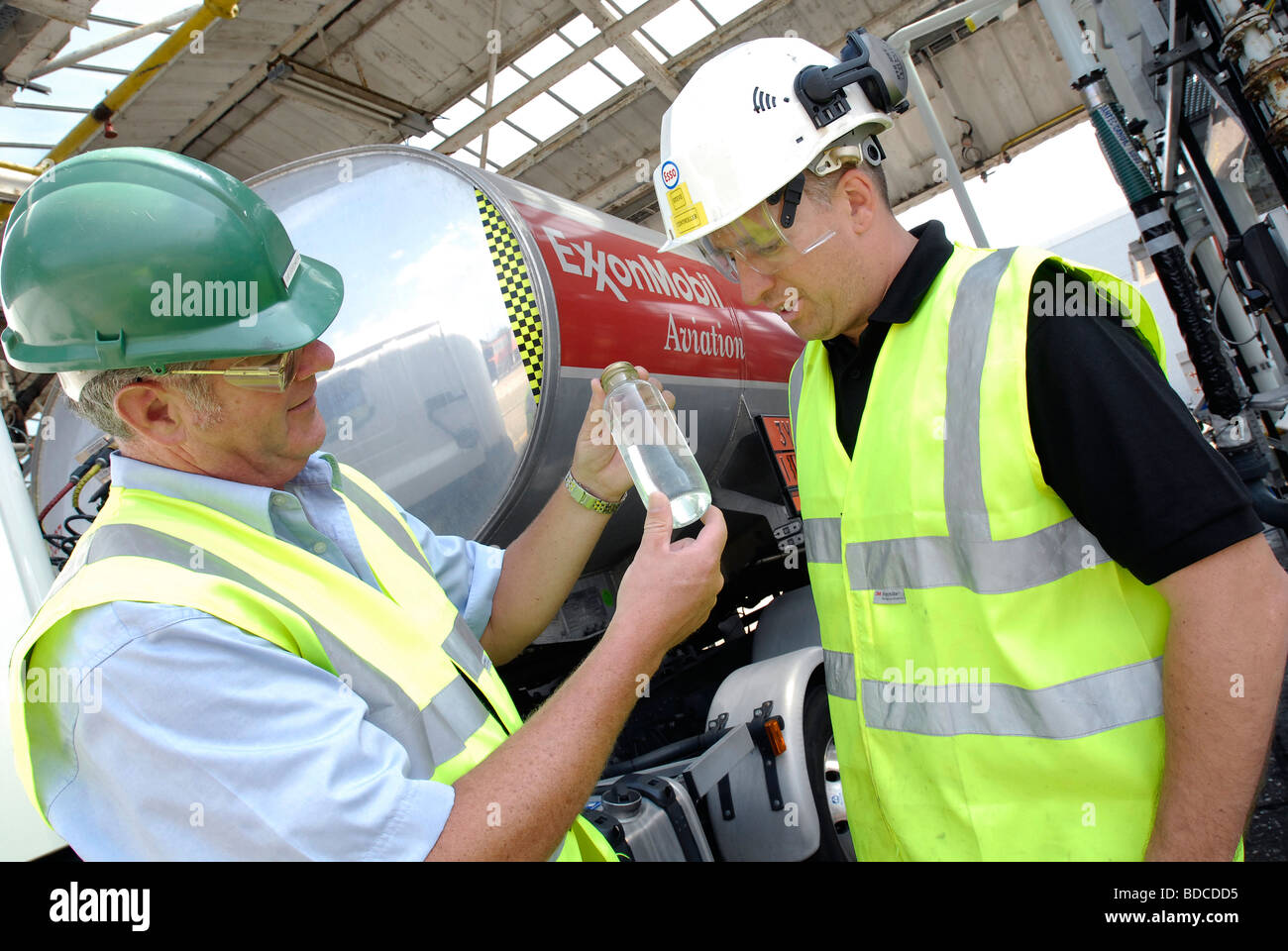 Aviation fuel hi-res stock photography and images - Alamy