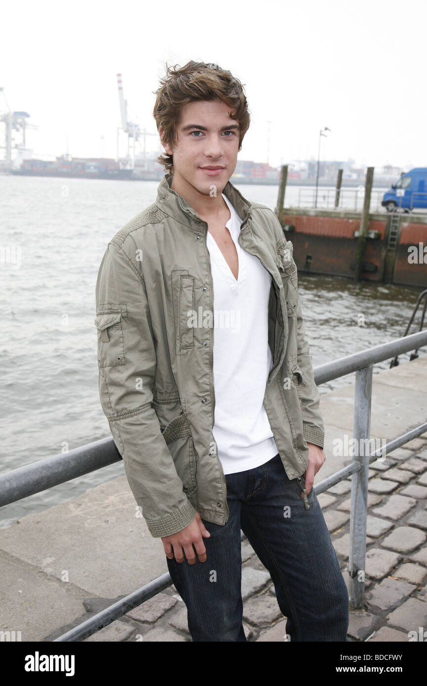 Danne, Philipp, * 22.4.1985, German actor, half length, photo call to ...