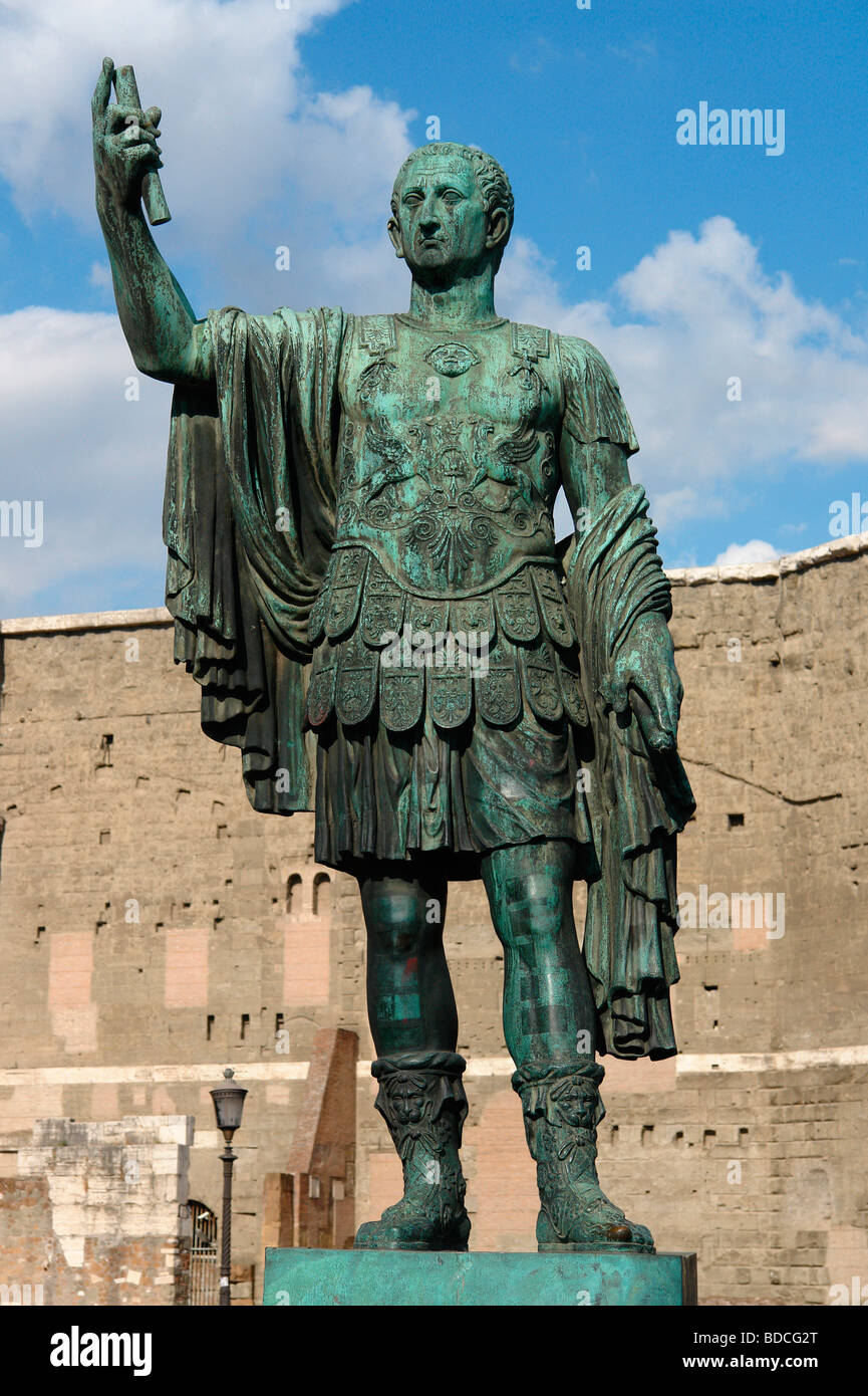 Emperor augustus statue hi-res stock photography and images - Alamy