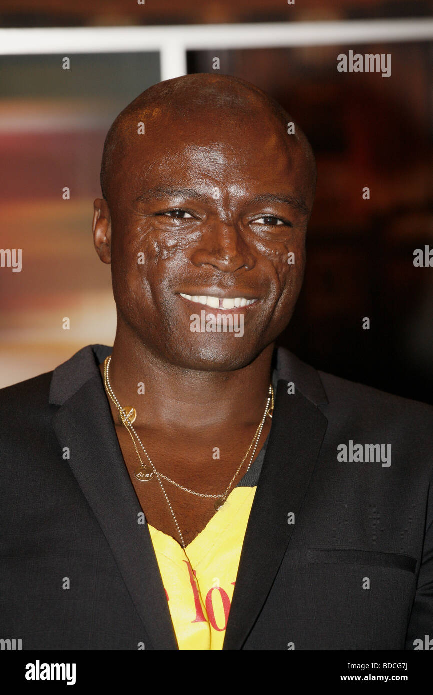 Seal singer hi-res stock photography and images - Alamy