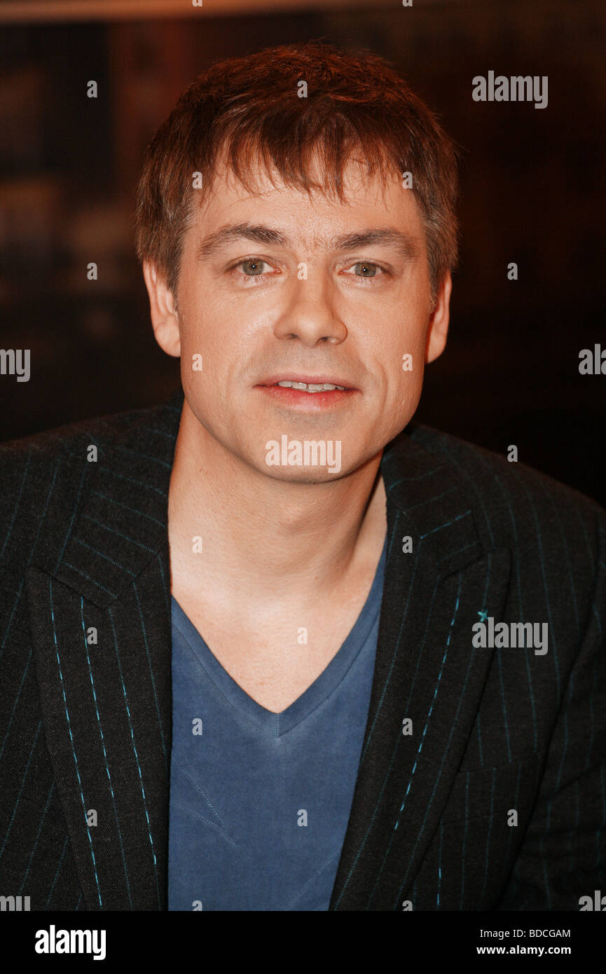 Mittermeier, Michael, * 3.4.1966, German entertainer and cabaret artist ...