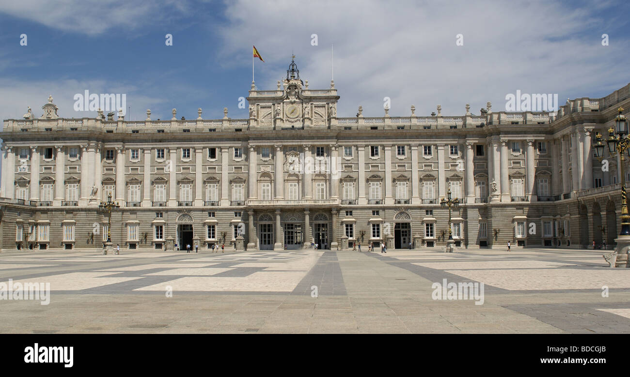 Palacio royal hi-res stock photography and images - Alamy