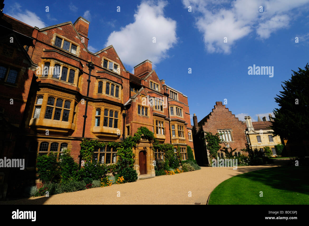 Trinity hall cambridge hi-res stock photography and images - Alamy