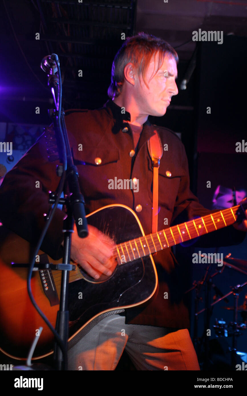 PAUL WELLER - ex-Jam rock musician plays acoustic at the "25 Years of ...