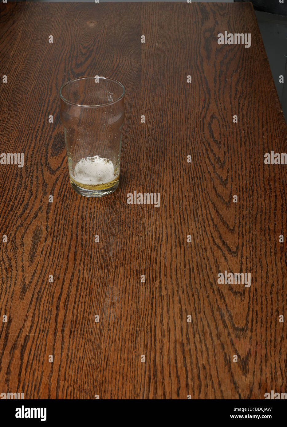 Pub pump finished hi-res stock photography and images - Alamy