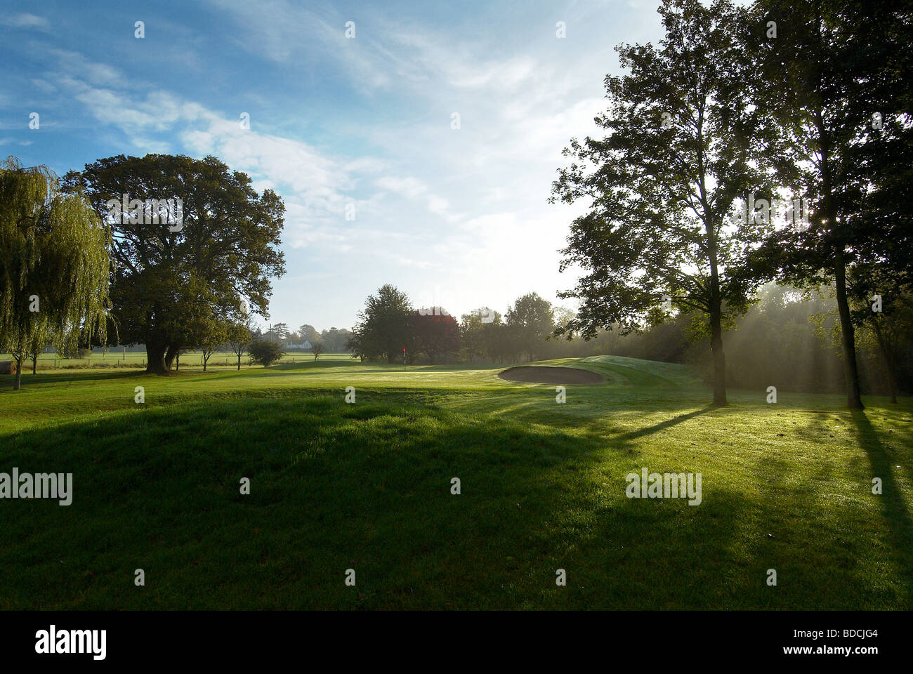 Early morning golf course spring hi-res stock photography and images ...