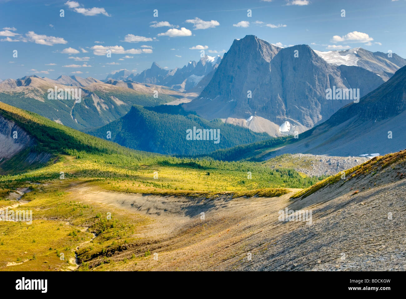 South kootenay national park mountains hi-res stock photography and ...