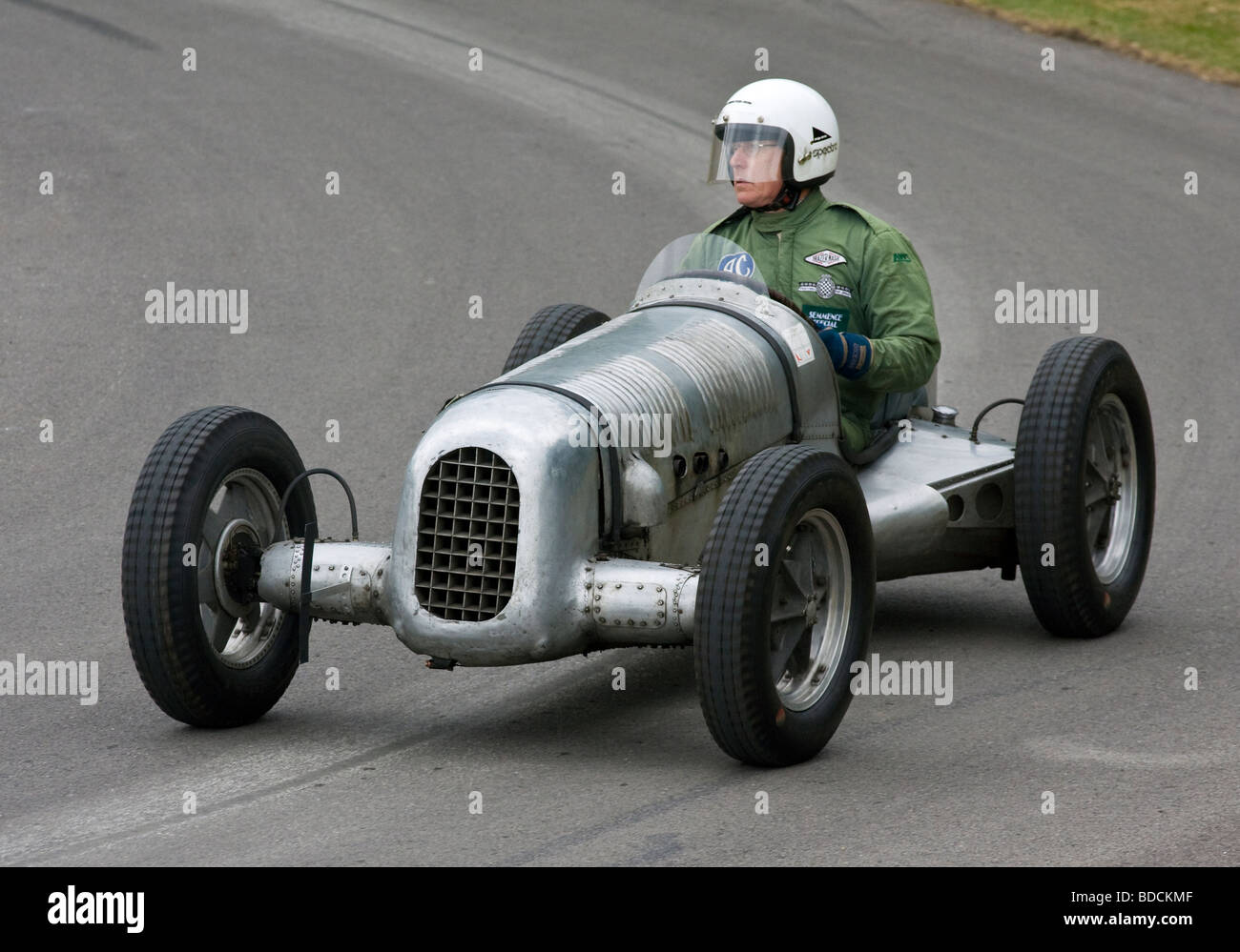 1938 Issigonis Lightweight Special with driver Iain Cheyne at Goodwood ...