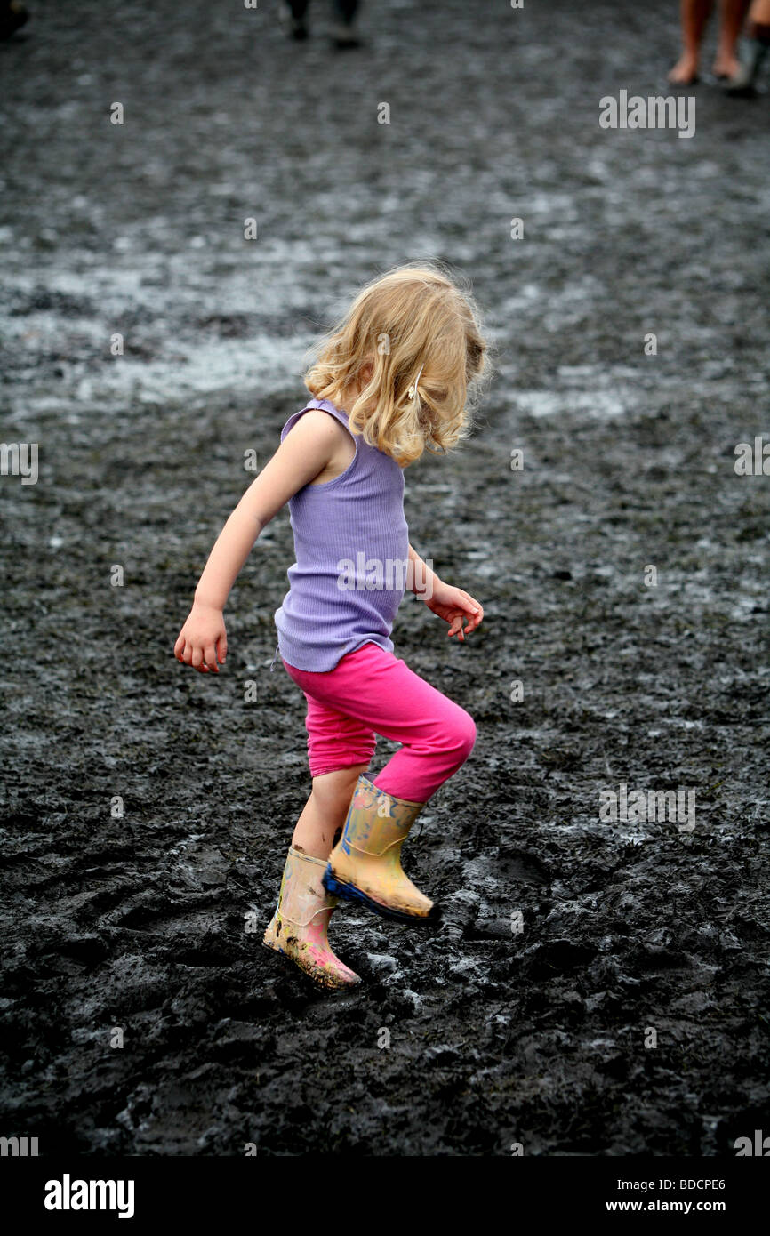 Playing in the mud hi-res stock photography and images - Alamy