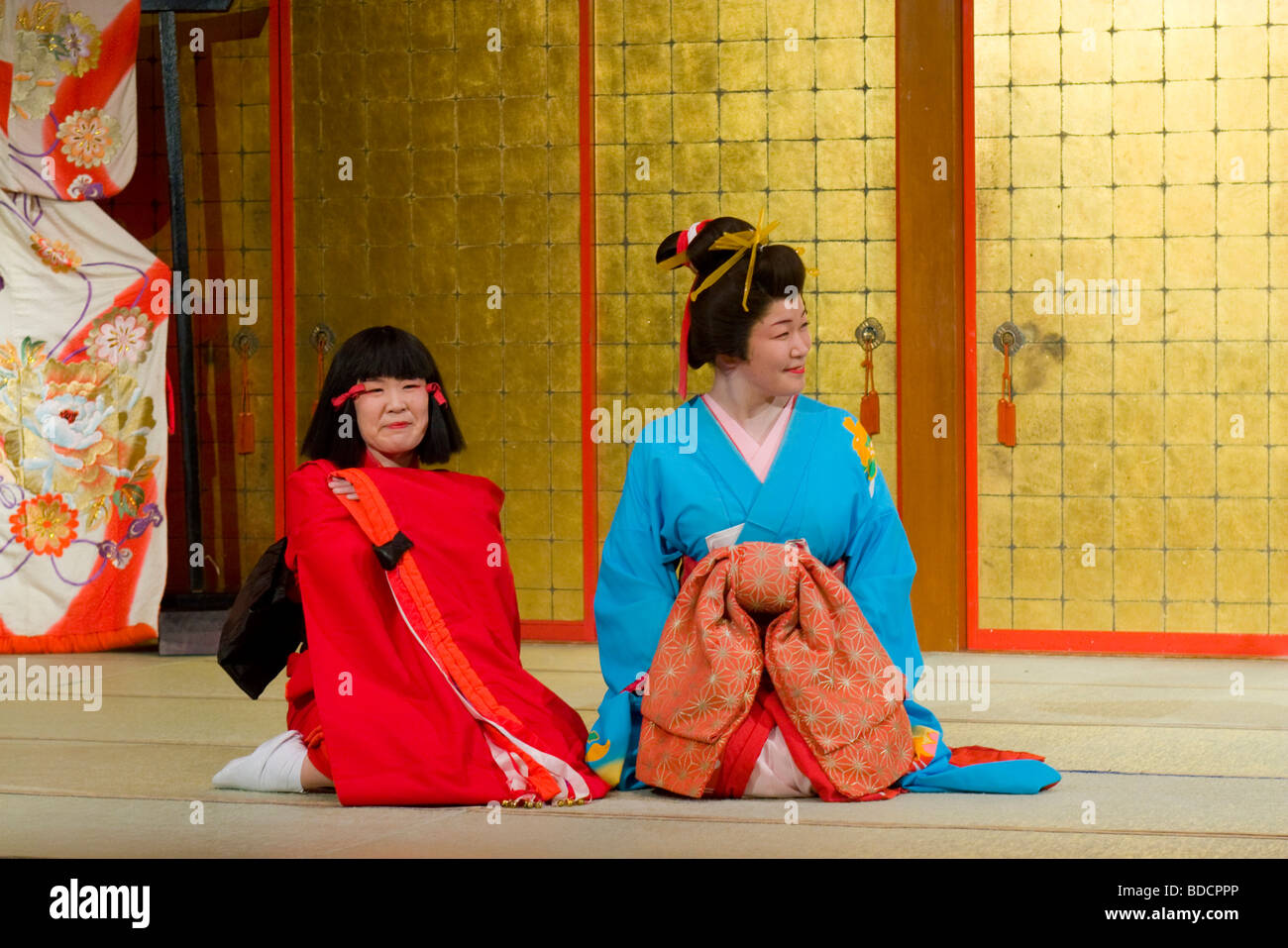 Female performers dressed in traditional geisha outfit performs on ...