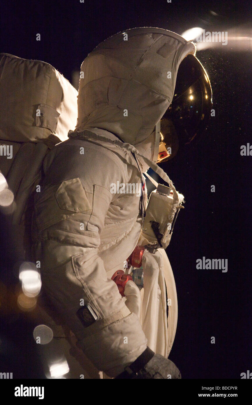 Nasa apollo 11 suit museum hi-res stock photography and images - Alamy