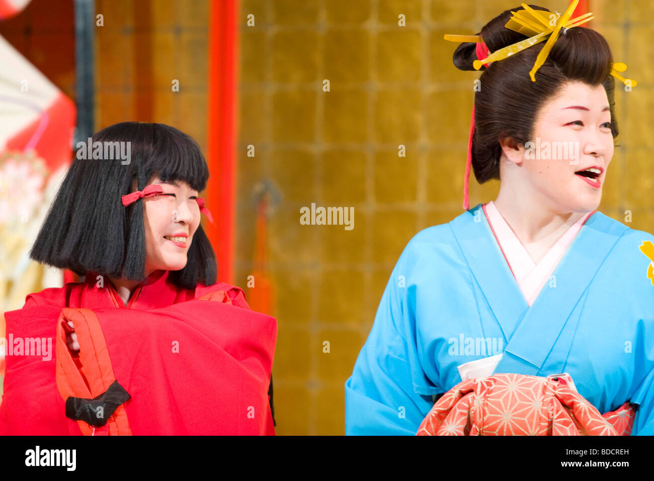 Female performers dressed in traditional geisha outfit performs on ...