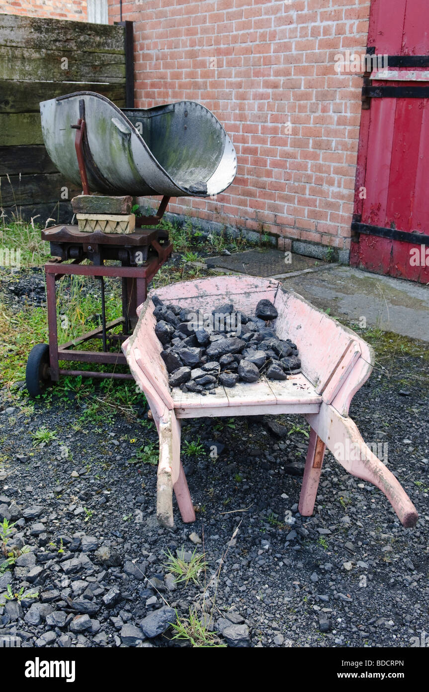 Old Fashioned Wheelbarrow Plans