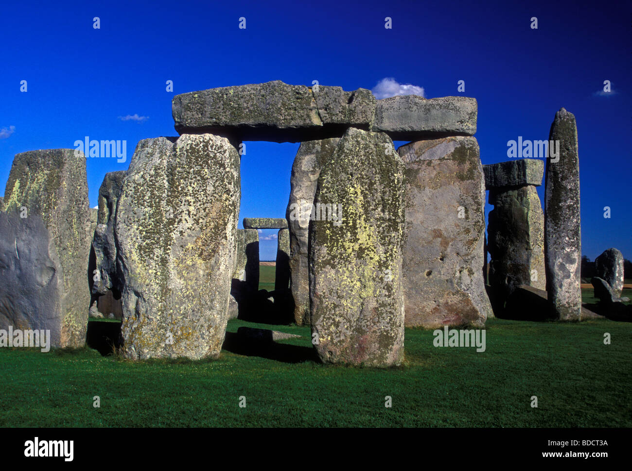 Stonehenge british cultural icon hi-res stock photography and images ...