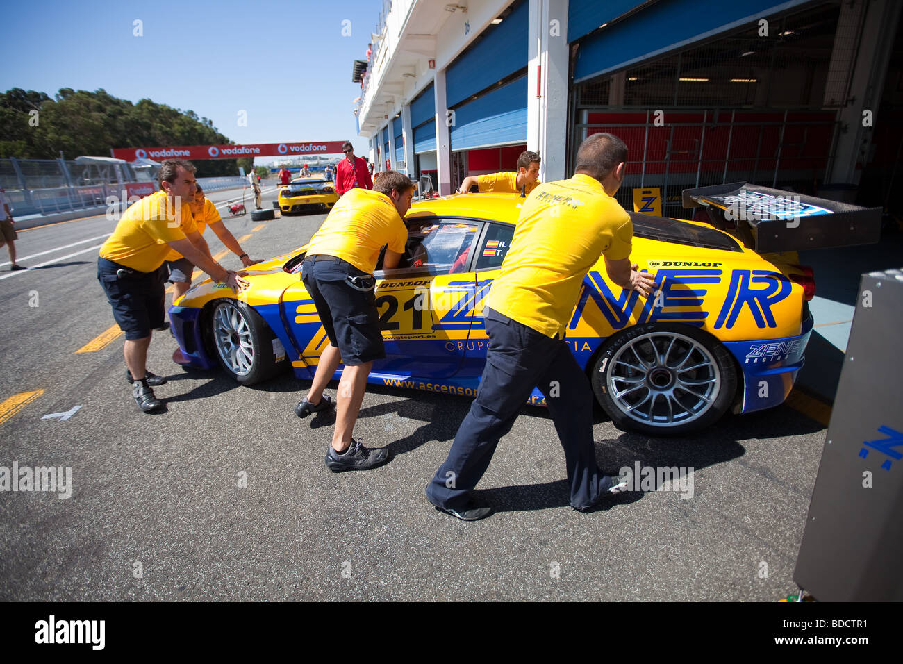 Car race track start line hi-res stock photography and images - Alamy