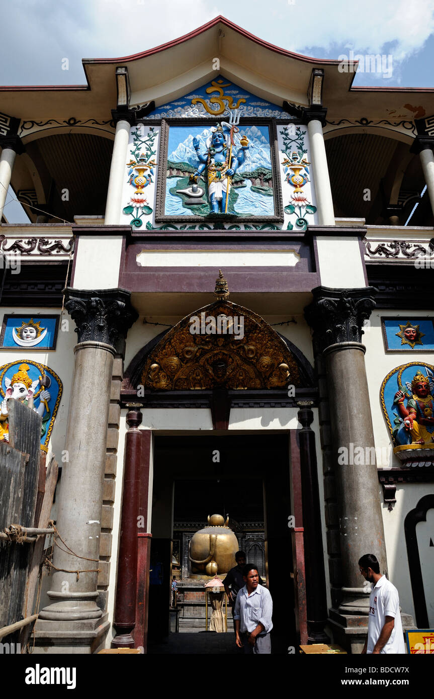 Doorway of hindu temple hi-res stock photography and images - Alamy