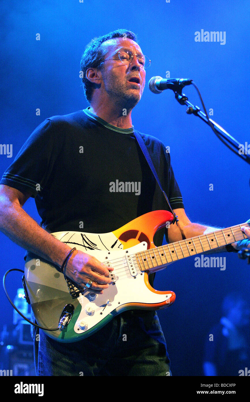 Eric clapton on stage hi-res stock photography and images - Alamy