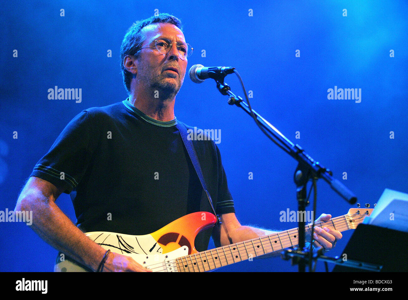 Eric clapton on stage hi-res stock photography and images - Alamy