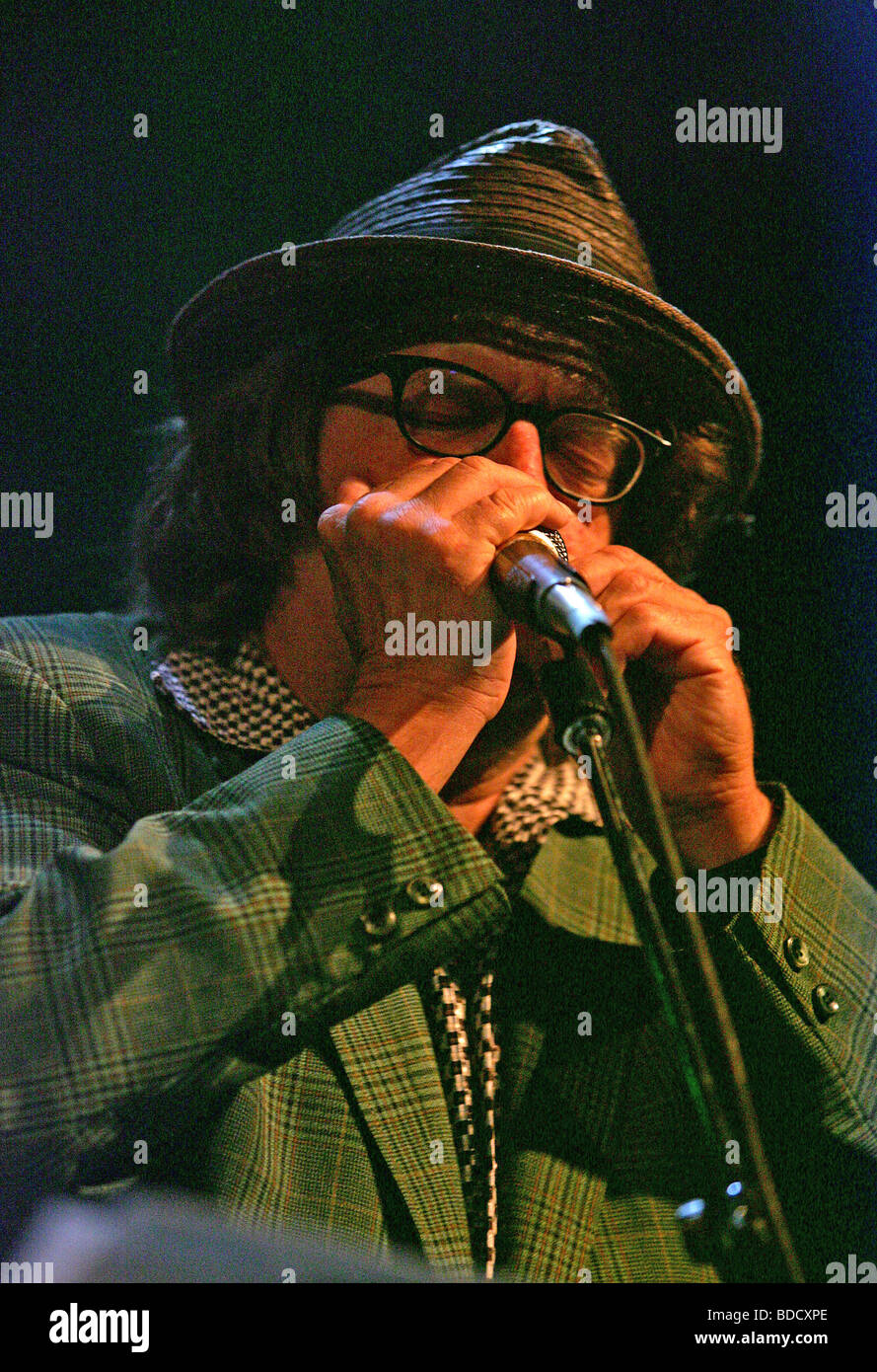 PETER CASE - US folk musician in 2004 Stock Photo - Alamy