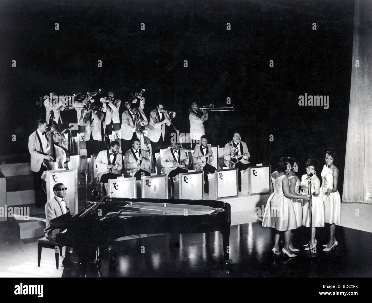 RAY CHARLES - US jazz musician with his orchestra and The Cookies vocal ...