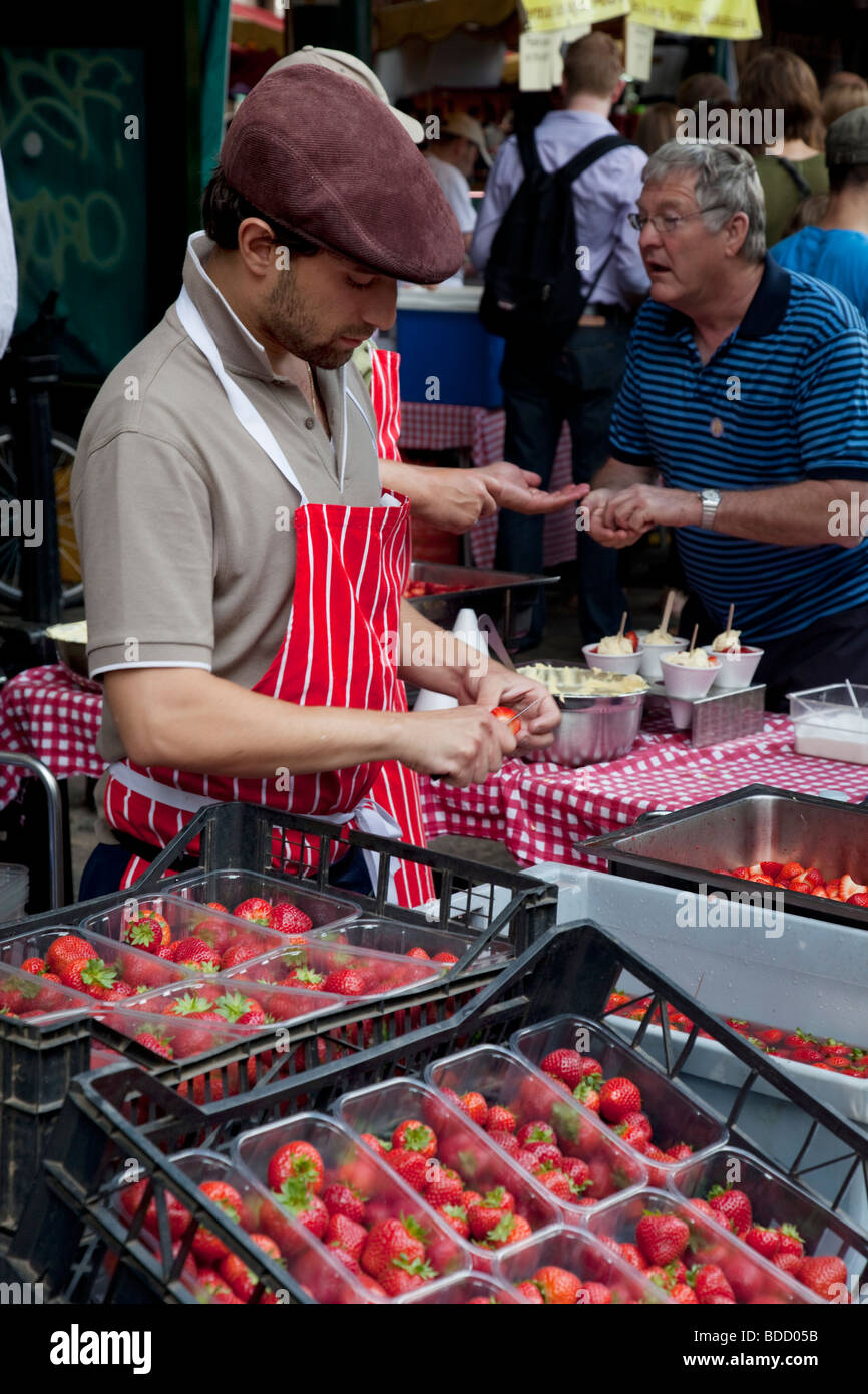 Strawberry seller at Borough Market Stock Photo - Alamy