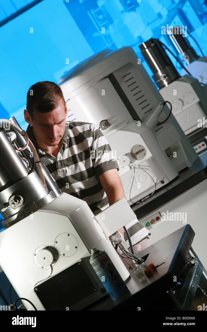 Electronics assembly hi-res stock photography and images - Alamy