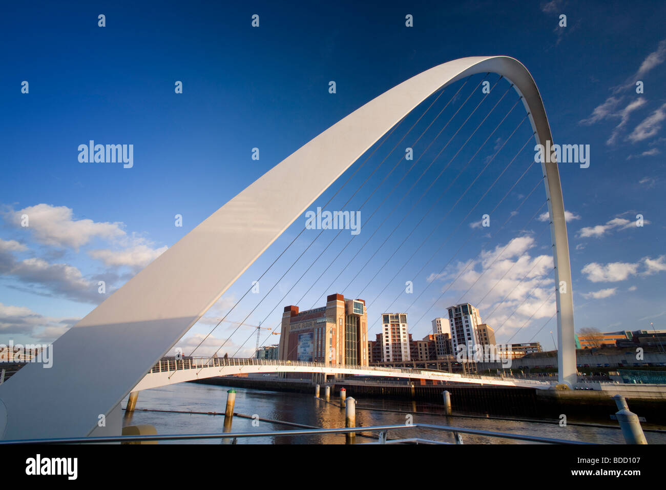 Gateshead Millennium Bridge, Newcastle / Gateshead, England, UK Stock ...
