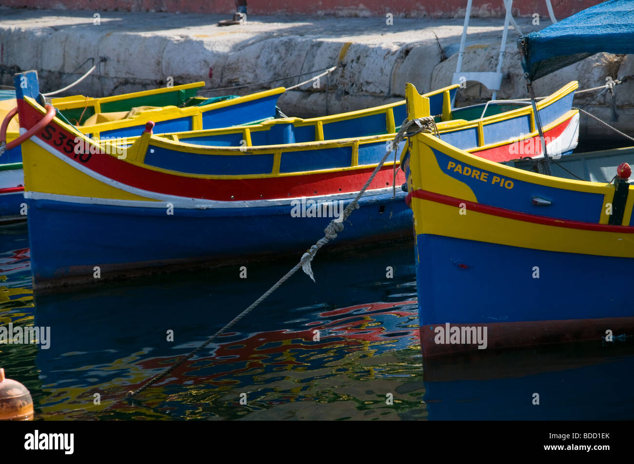 Traditional boats hi-res stock photography and images - Alamy