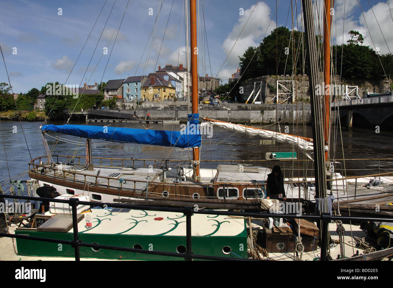 Cardigan town with yachts in foreground on River Teifi Stock Photo - Alamy