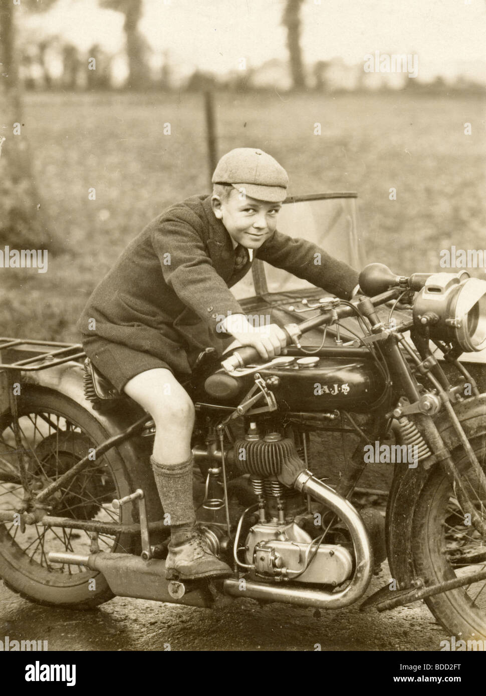 Vintage motorcycle sidecar hi-res stock photography and images - Alamy