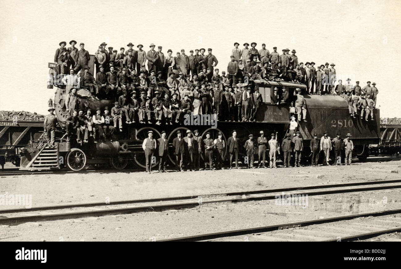 Old locomotive train workers hi-res stock photography and images - Alamy