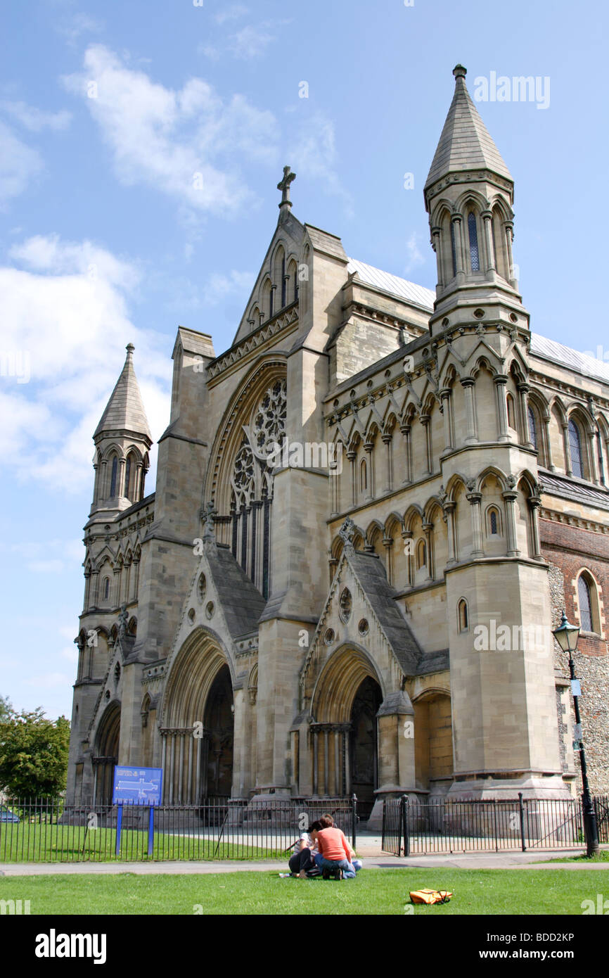 St. albans cathedral entrance hi-res stock photography and images - Alamy