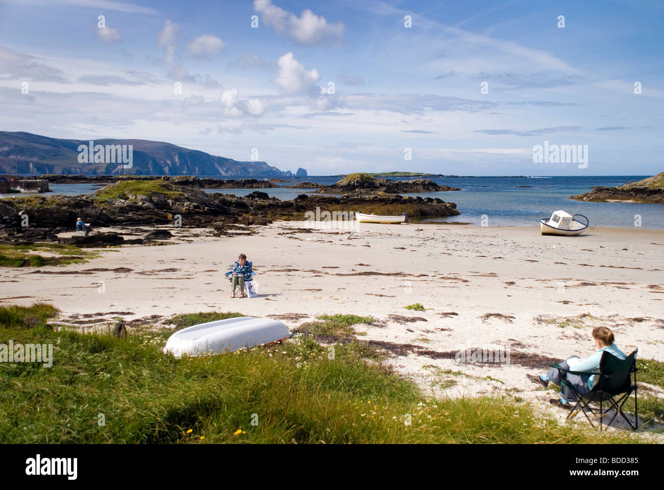 Rosbeg County Donegal Ireland Artists sketch on the beach Stock Photo ...