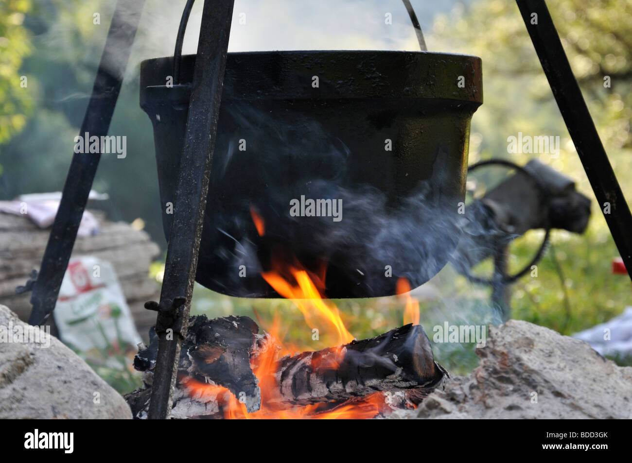 Fire place and cooking pot hi-res stock photography and images - Alamy