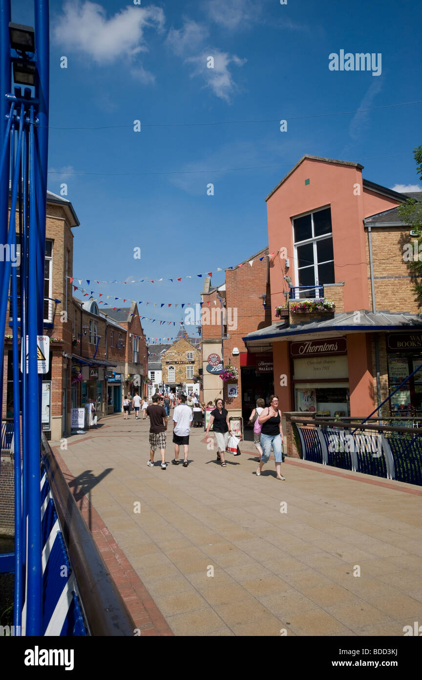 Pedestrianised zone hi-res stock photography and images - Alamy