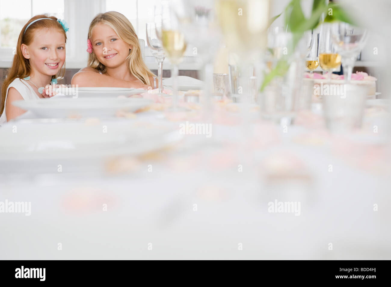 8 9 setting table hi-res stock photography and images - Alamy