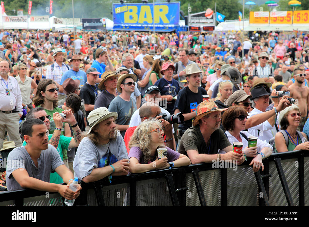 Band green lads hi-res stock photography and images - Alamy