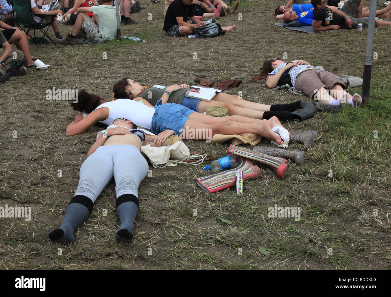 Glastonbury Festival 2009 Drunken Girls Stock Photo Alamy
