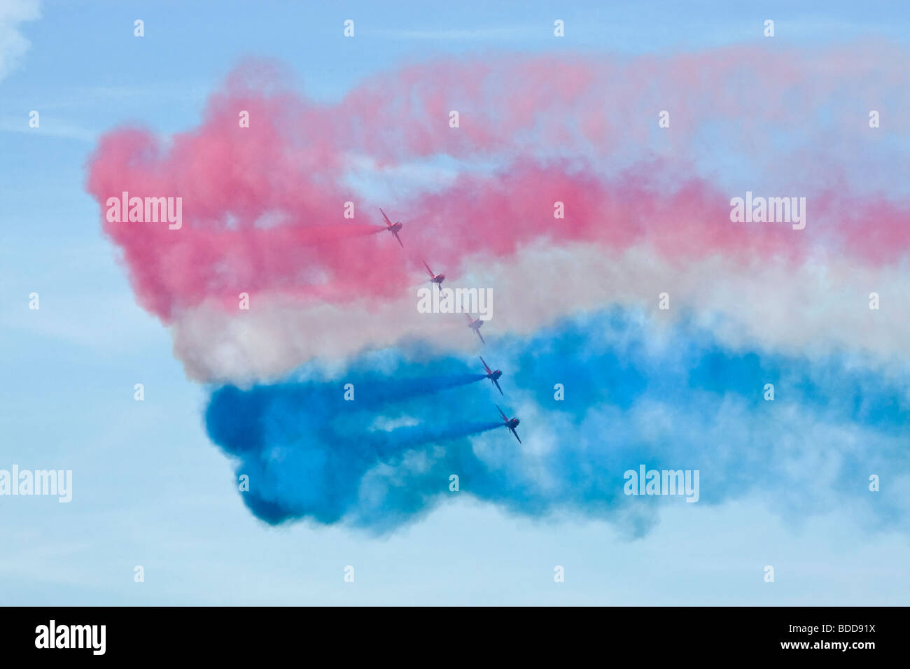Red arrows smoke hi-res stock photography and images - Alamy