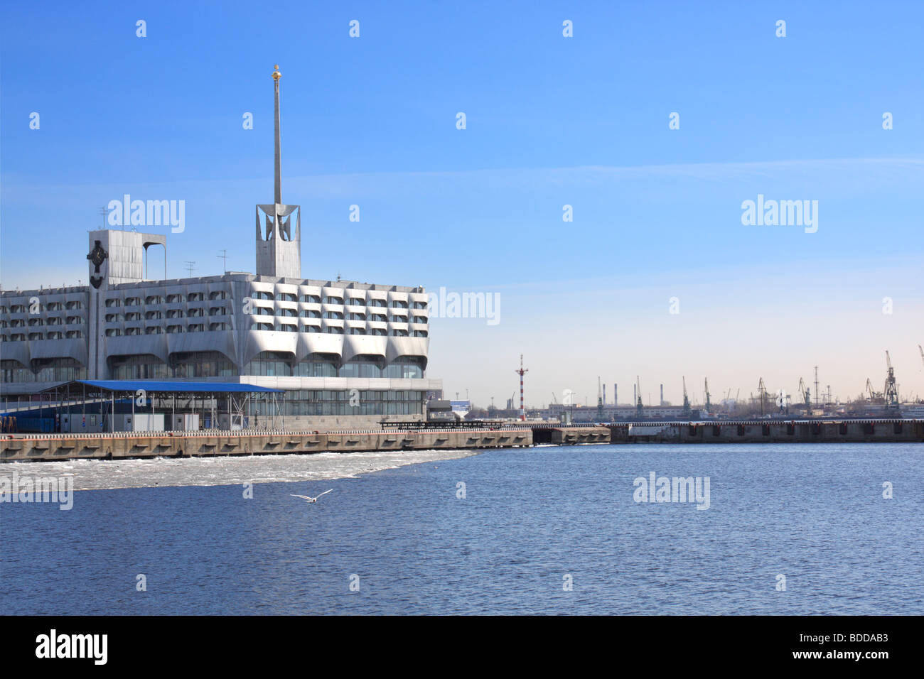 Sea port building blue sky hi-res stock photography and images - Alamy