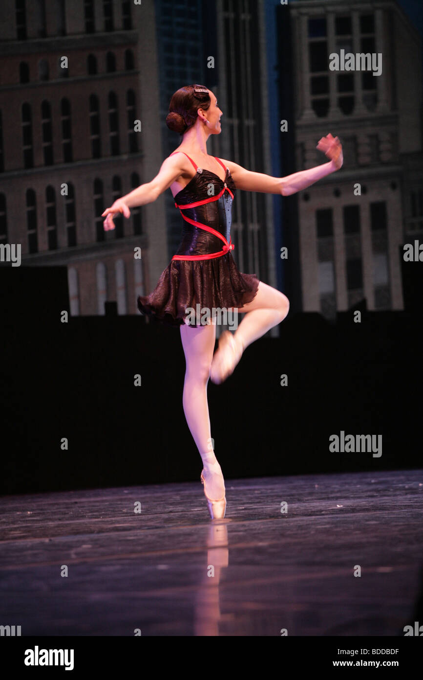 Dutch national ballet in show hi-res stock photography and images - Alamy
