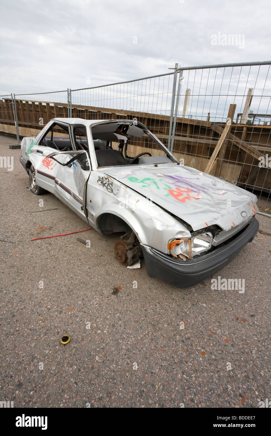 Wrecked ford hi-res stock photography and images - Alamy