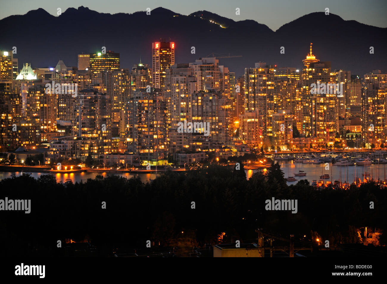 Night Falls over the City of Vancouver, British Columbia, Canada Stock ...