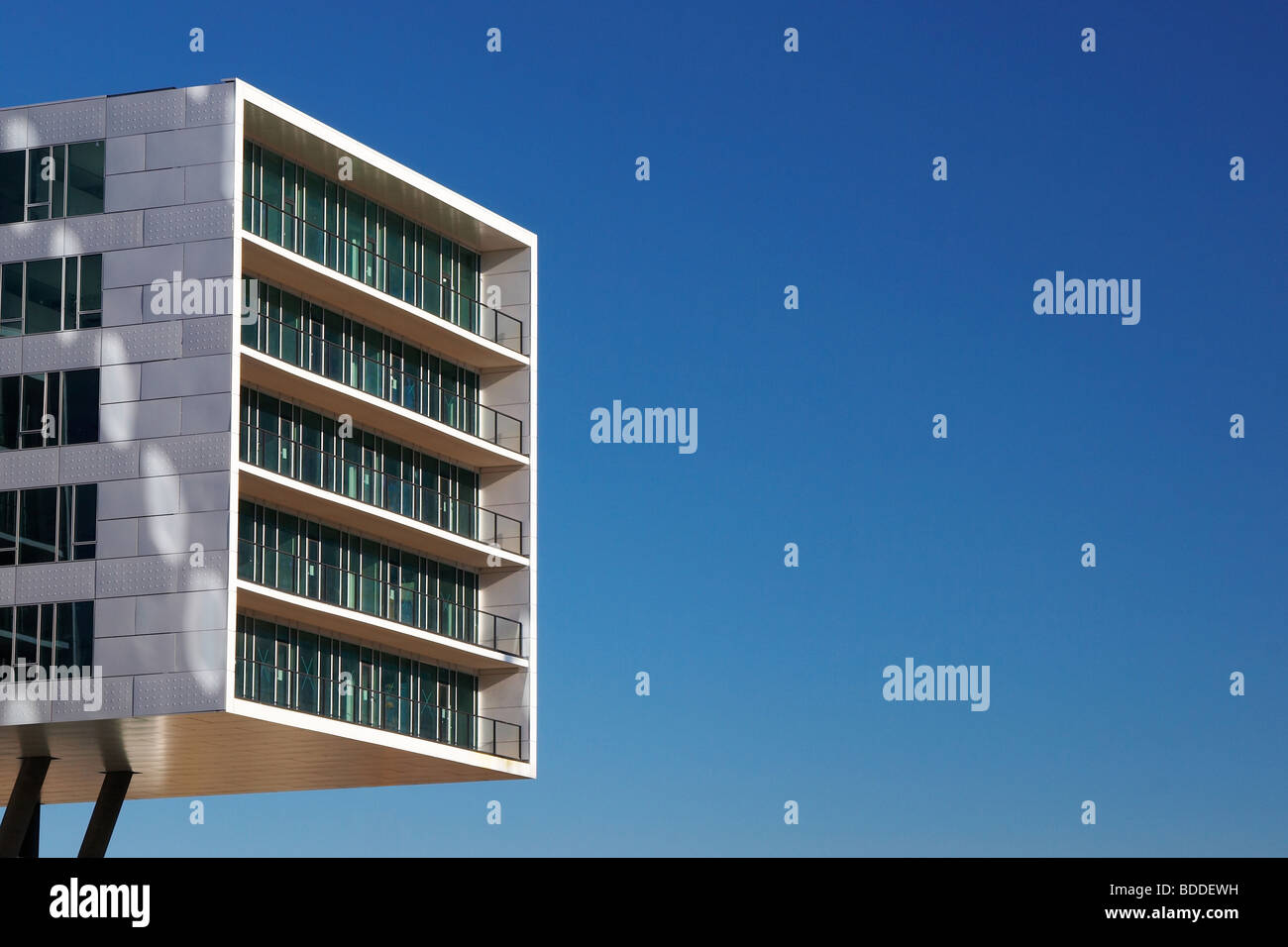House concrete square hi-res stock photography and images - Alamy